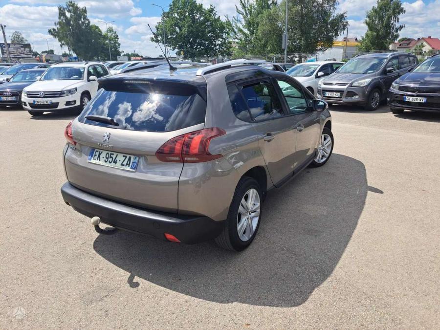 Brown Peugeot 2008 2017 in Taurage, with an engine capacity of 1.60 L and mileage of 199 thousand km for 5000 €, photo 3 on AUTOMOTO.COM.LV