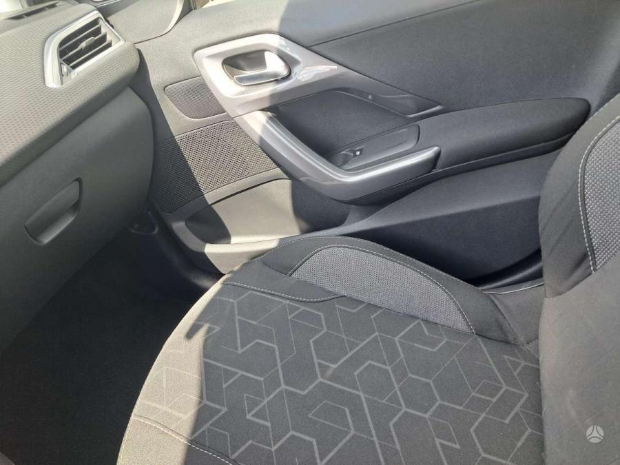 Brown Peugeot 2008 2017 in Taurage, with an engine capacity of 1.60 L and mileage of 199 thousand km for 5000 €, photo 13 on AUTOMOTO.COM.LV