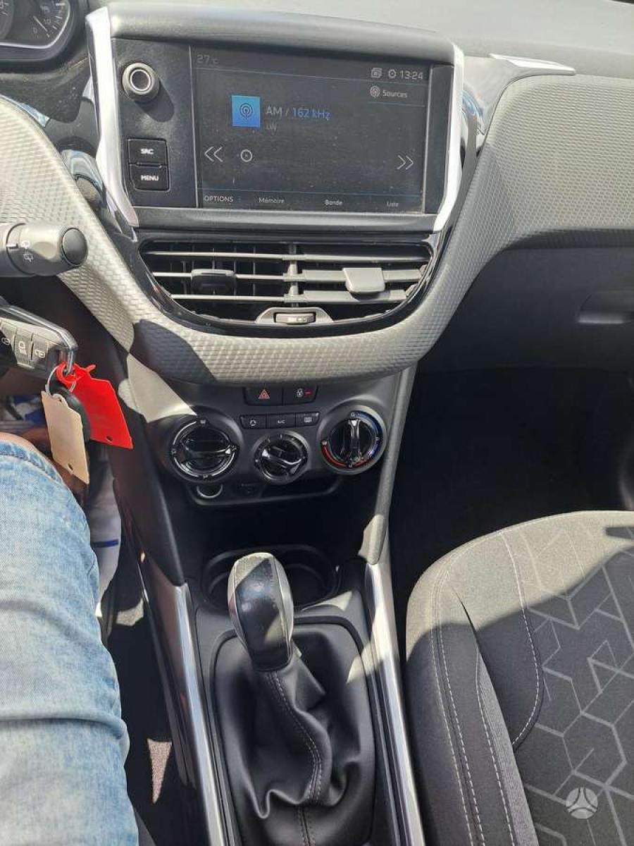 Brown Peugeot 2008 2017 in Taurage, with an engine capacity of 1.60 L and mileage of 199 thousand km for 5000 €, photo 14 on AUTOMOTO.COM.LV