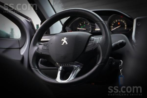 Peugeot 2008 2014 Rīga, ar dzinēja tilpumu 1.60 L un nobraukumu 178 tūkst. km par 5890 €, foto 8 vietnē AUTOMOTO.COM.LV
