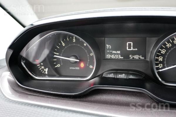 Peugeot 2008 2014 in Riga, with an engine capacity of 1.60 L and mileage of 195 thousand km for 6390 €, photo 8 on AUTOMOTO.COM.LV