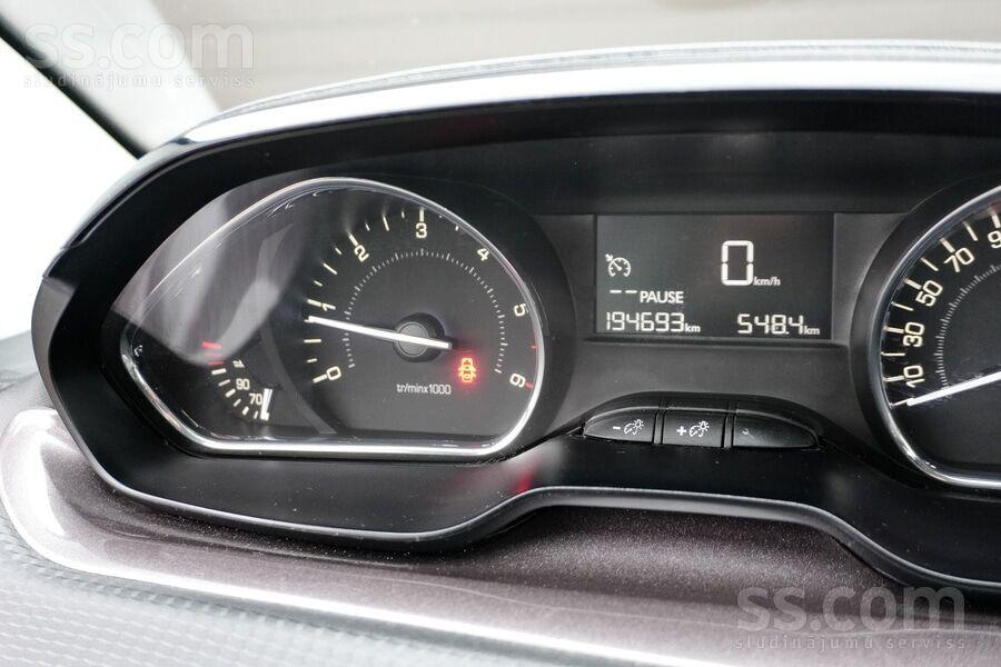 Peugeot 2008 2014 Rīga, ar dzinēja tilpumu 1.60 L un nobraukumu 195 tūkst. km par 6390 €, foto 9 vietnē AUTOMOTO.COM.LV