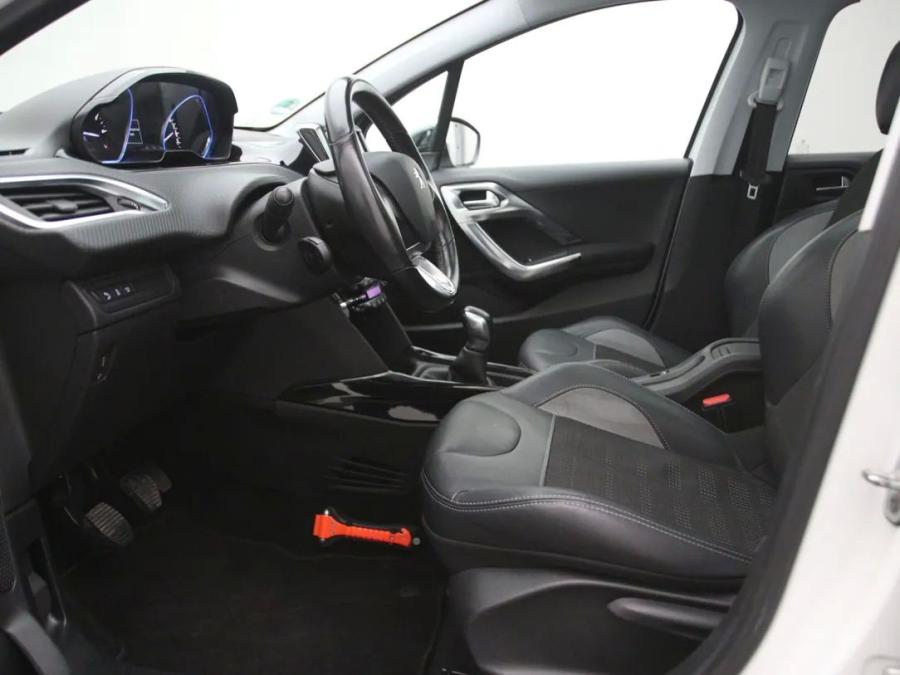 Peugeot 2008 2016 Viļņa, ar dzinēja tilpumu 1.20 L un nobraukumu 122 tūkst. km par 7399 €, foto 5 vietnē AUTOMOTO.COM.LV