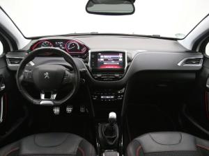 Peugeot 2008 2016 in Vilnius, with an engine capacity of 1.20 L and mileage of 128 thousand km for 7699 €, photo 3 on AUTOMOTO.COM.LV