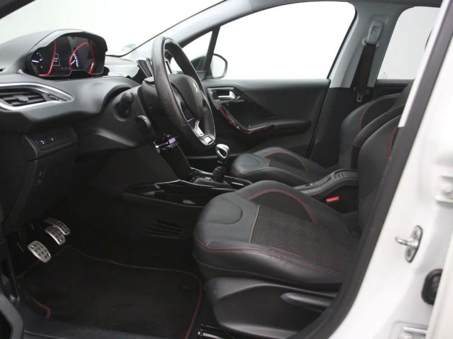 Peugeot 2008 2016 in Vilnius, with an engine capacity of 1.20 L and mileage of 128 thousand km for 7699 €, photo 5 on AUTOMOTO.COM.LV