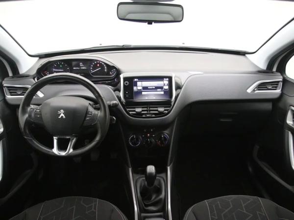 Peugeot 2008 2017 Viļņa, ar dzinēja tilpumu 1.20 L un nobraukumu 146 tūkst. km par 6599 €, foto 2 vietnē AUTOMOTO.COM.LV