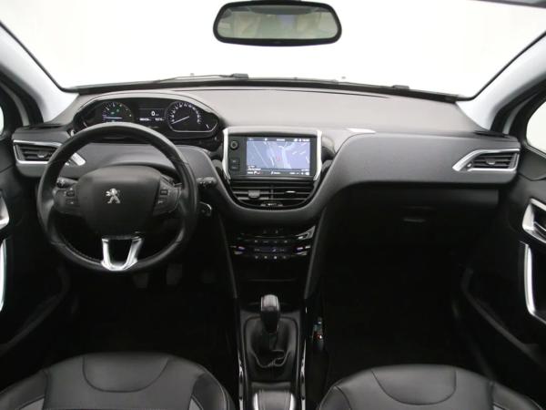 Peugeot 2008 2017 in Vilnius, with an engine capacity of 1.20 L and mileage of 80 thousand km for 8099 €, photo 2 on AUTOMOTO.COM.LV