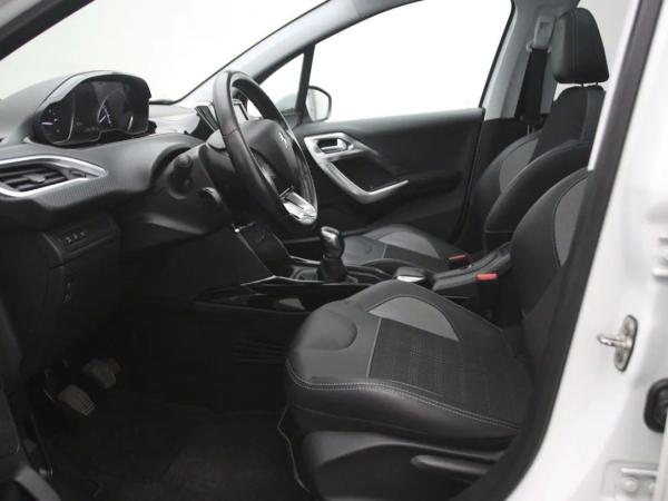Peugeot 2008 2017 in Vilnius, with an engine capacity of 1.20 L and mileage of 80 thousand km for 8099 €, photo 4 on AUTOMOTO.COM.LV