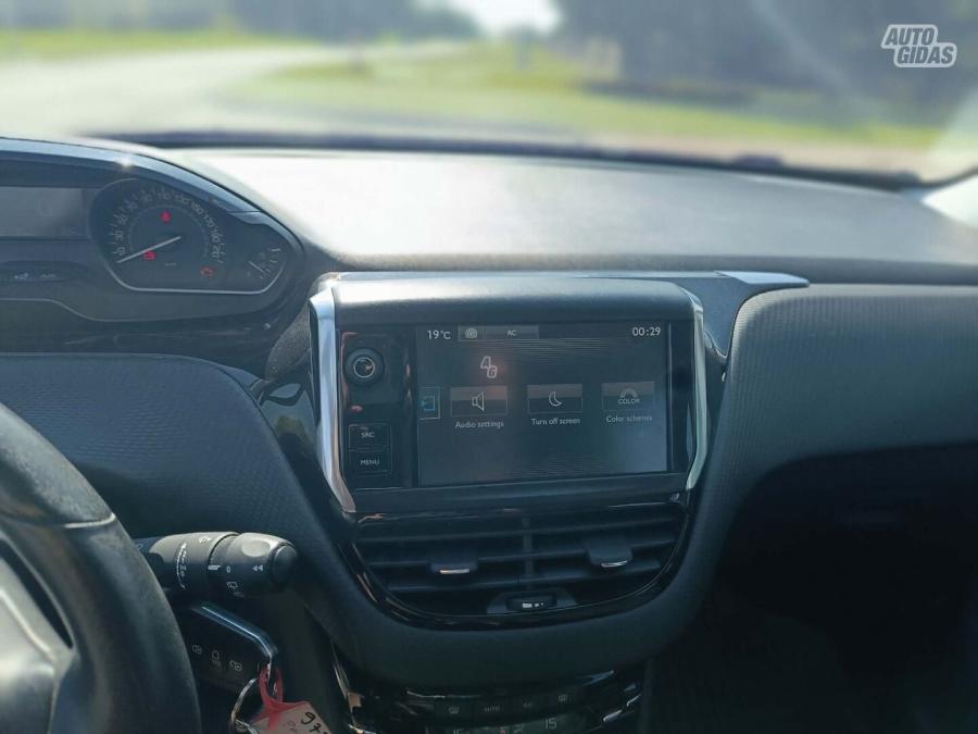 Peugeot 2008 2017 Panevēža, ar dzinēja tilpumu 1.20 L un nobraukumu 93 tūkst. km par 5750 €, foto 13 vietnē AUTOMOTO.COM.LV