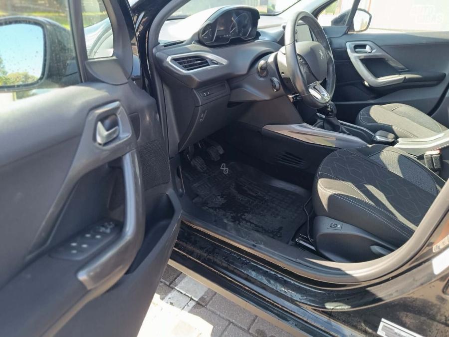 Peugeot 2008 2017 Panevēža, ar dzinēja tilpumu 1.20 L un nobraukumu 93 tūkst. km par 5750 €, foto 15 vietnē AUTOMOTO.COM.LV