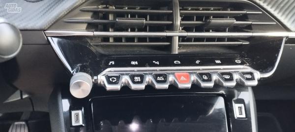 Peugeot 2008 2019 in Silute, with an engine capacity of 1.20 L and mileage of 108 thousand km for 10300 €, photo 8 on AUTOMOTO.COM.LV