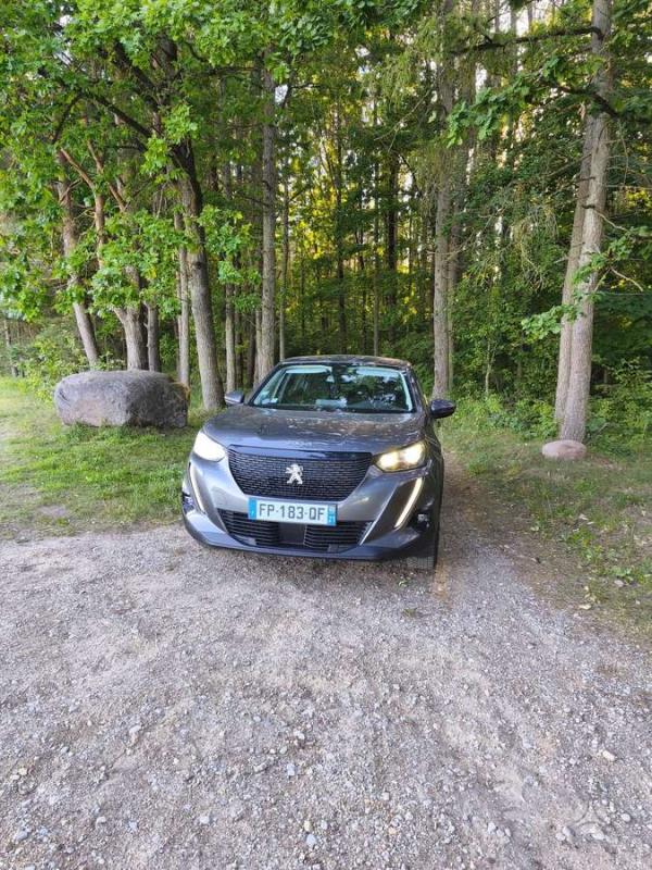 Peugeot 2008 2020 in Akmene, with an engine capacity of 1.20 L and mileage of 185 thousand km for 8400 €, photo 5 on AUTOMOTO.COM.LV