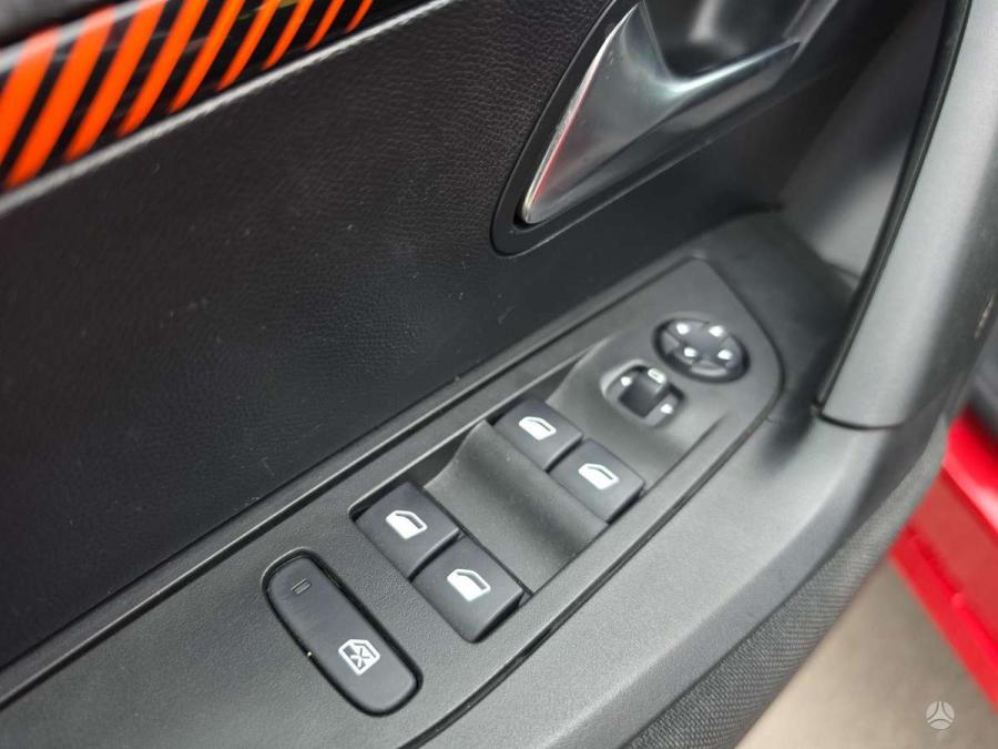 Peugeot 2008 2021 Klaipėda, ar dzinēja tilpumu 1.20 L un nobraukumu 54 tūkst. km par 13500 €, foto 13 vietnē AUTOMOTO.COM.LV