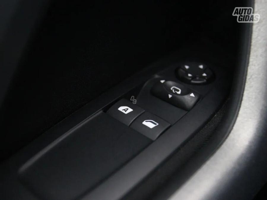 Zaļš Peugeot 2008 2016 Viļņa, ar dzinēja tilpumu 1.20 L un nobraukumu 160 tūkst. km par 7699 €, foto 27 vietnē AUTOMOTO.COM.LV