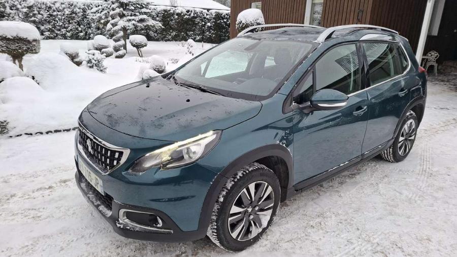 Green Peugeot 2008 2018 in Kaunas, with an engine capacity of 1.20 L and mileage of 202 thousand km for 6200 €, photo 1 on AUTOMOTO.COM.LV