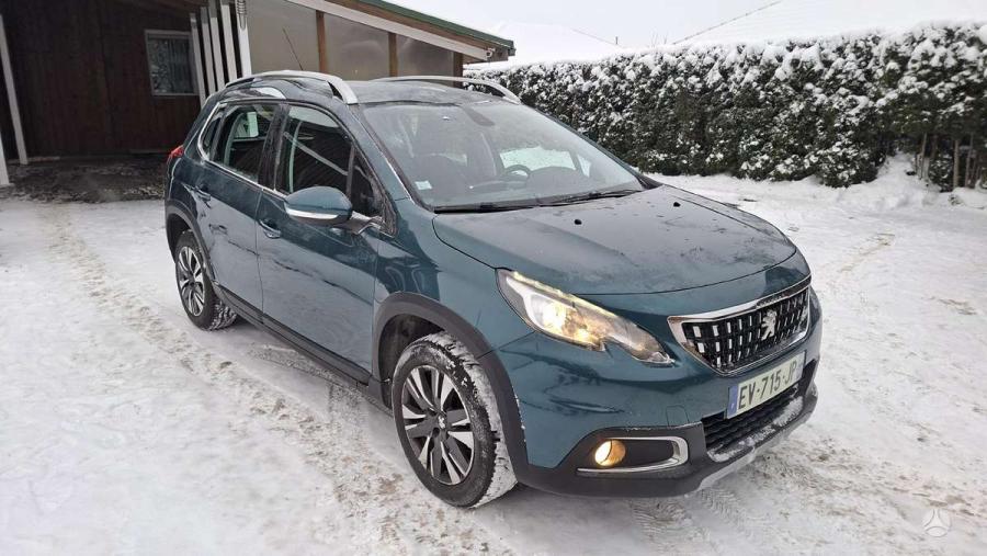 Green Peugeot 2008 2018 in Kaunas, with an engine capacity of 1.20 L and mileage of 202 thousand km for 6200 €, photo 6 on AUTOMOTO.COM.LV