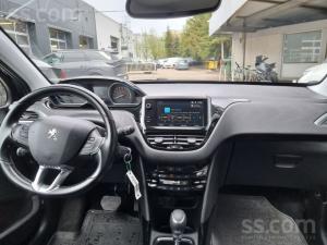 Zaļš Peugeot 2008 2018 Rīga, ar dzinēja tilpumu 1.20 L un nobraukumu 30 tūkst. km par 9700 €, foto 7 vietnē AUTOMOTO.COM.LV