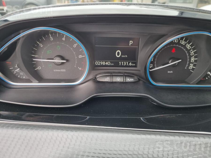 Zaļš Peugeot 2008 2018 Rīga, ar dzinēja tilpumu 1.20 L un nobraukumu 30 tūkst. km par 9700 €, foto 10 vietnē AUTOMOTO.COM.LV