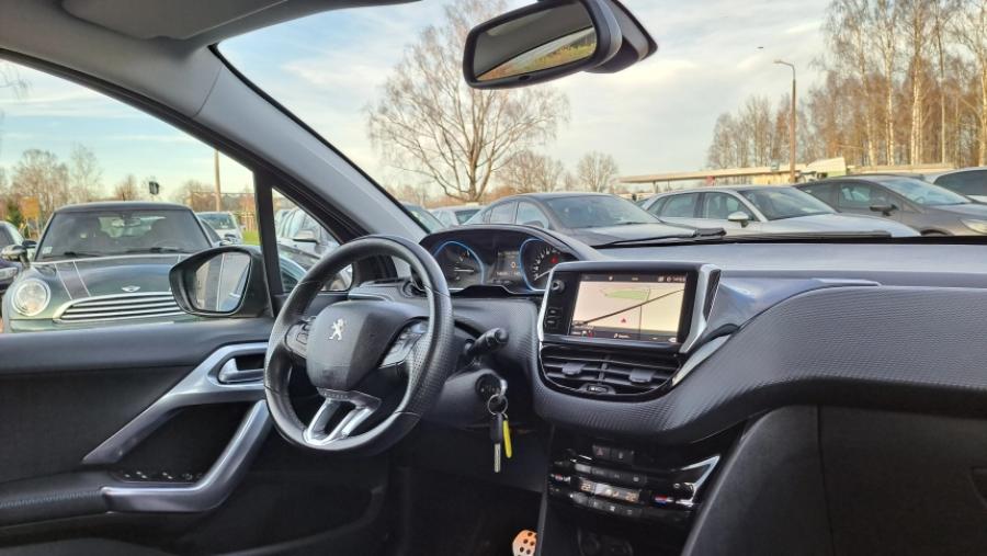 Zaļš Peugeot 2008 2018 Rīga, ar dzinēja tilpumu 1.20 L un nobraukumu 168 tūkst. km par 9990 €, foto 16 vietnē AUTOMOTO.COM.LV