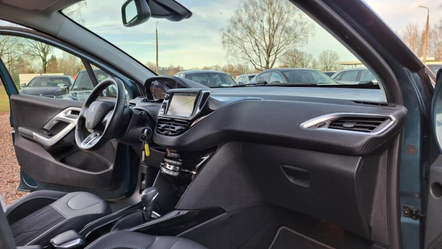 Zaļš Peugeot 2008 2018 Rīga, ar dzinēja tilpumu 1.20 L un nobraukumu 168 tūkst. km par 9990 €, foto 21 vietnē AUTOMOTO.COM.LV