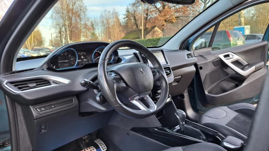 Zaļš Peugeot 2008 2018 Rīga, ar dzinēja tilpumu 1.20 L un nobraukumu 168 tūkst. km par 9990 €, foto 23 vietnē AUTOMOTO.COM.LV