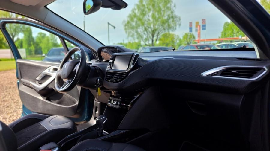 Zaļš Peugeot 2008 2018 Rīga, ar dzinēja tilpumu 1.20 L un nobraukumu 168 tūkst. km par 9990 €, foto 49 vietnē AUTOMOTO.COM.LV