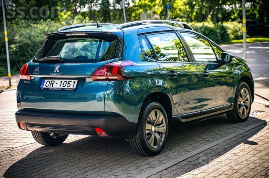 Green Peugeot 2008 2019 in Riga, with an engine capacity of 1.20 L and mileage of 124 thousand km for 7590 €, photo 5 on AUTOMOTO.COM.LV