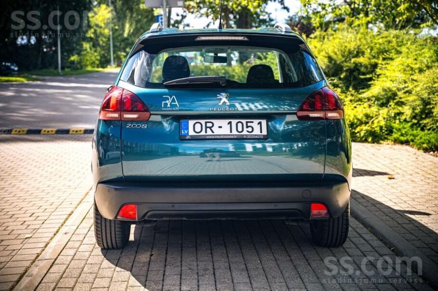 Green Peugeot 2008 2019 in Riga, with an engine capacity of 1.20 L and mileage of 124 thousand km for 7590 €, photo 6 on AUTOMOTO.COM.LV