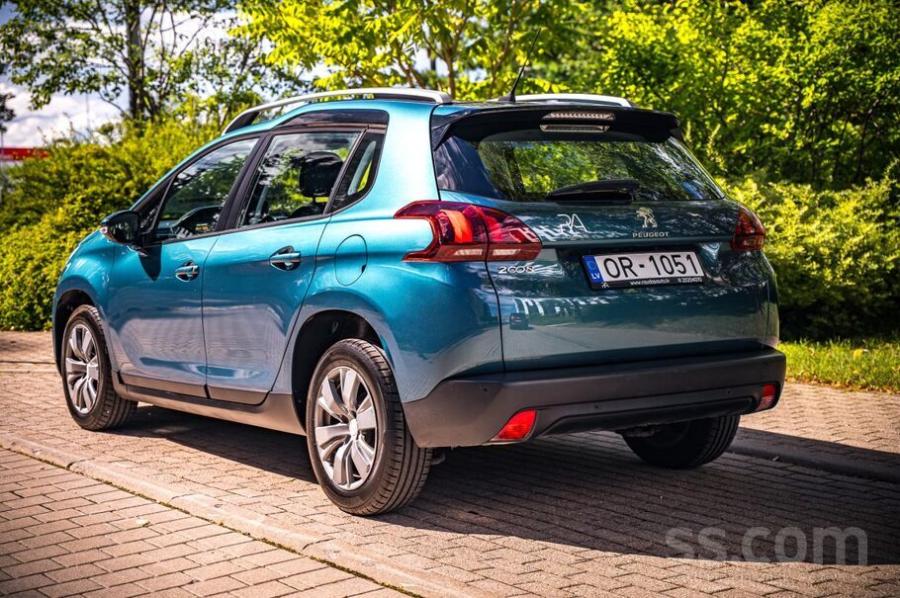 Green Peugeot 2008 2019 in Riga, with an engine capacity of 1.20 L and mileage of 124 thousand km for 7590 €, photo 7 on AUTOMOTO.COM.LV