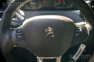 Green Peugeot 2008 2019 in Riga, with an engine capacity of 1.20 L and mileage of 124 thousand km for 7590 €, photo 17 on AUTOMOTO.COM.LV