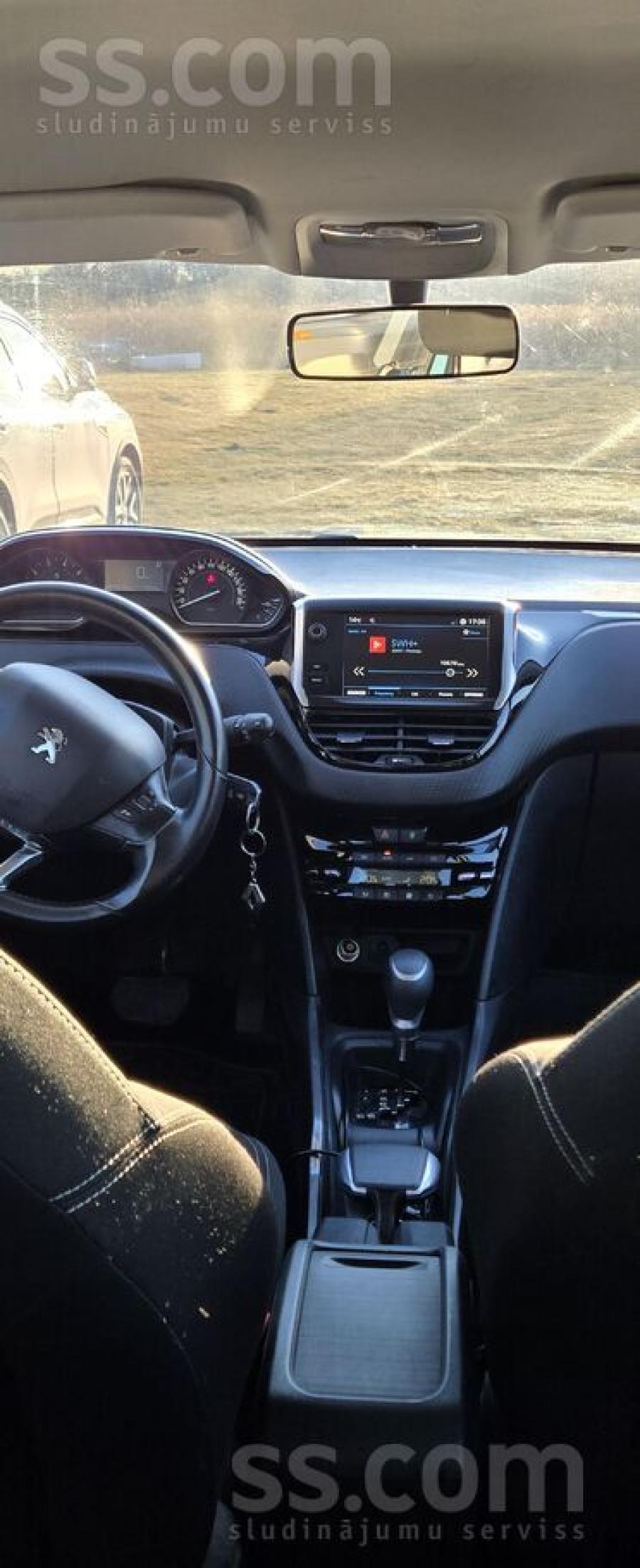 Zaļš Peugeot 2008 2017 Rīga, ar dzinēja tilpumu 1.20 L un nobraukumu 228 tūkst. km par 6440 €, foto 5 vietnē AUTOMOTO.COM.LV