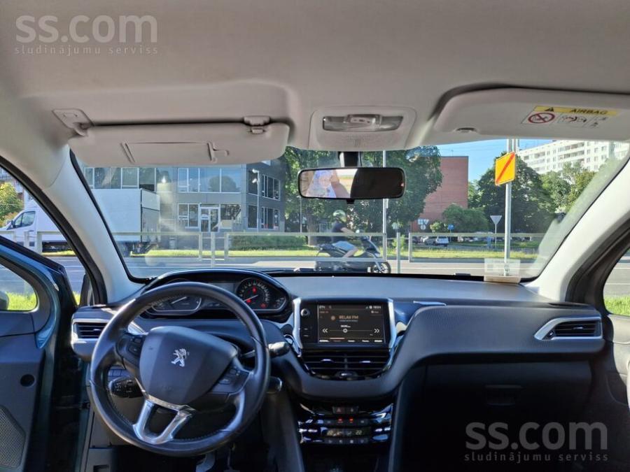 Green Peugeot 2008 2017 in Riga, with an engine capacity of 1.60 L and mileage of 195 thousand km for 5700 €, photo 9 on AUTOMOTO.COM.LV