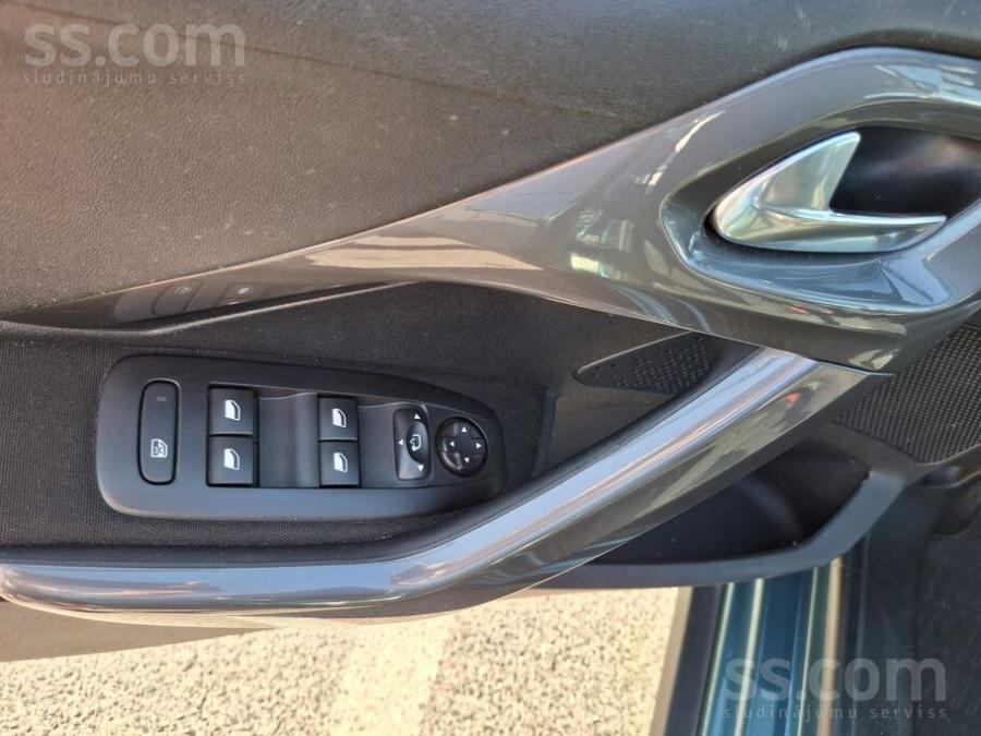 Green Peugeot 2008 2017 in Riga, with an engine capacity of 1.60 L and mileage of 195 thousand km for 5700 €, photo 13 on AUTOMOTO.COM.LV