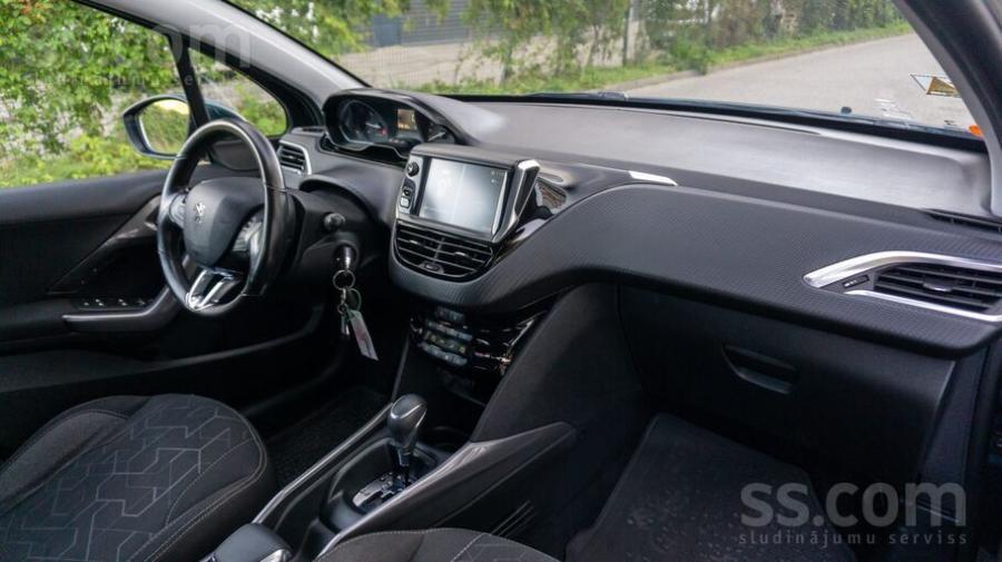 Zaļš Peugeot 2008 2017 Rīga, ar dzinēja tilpumu 1.20 L un nobraukumu 230 tūkst. km par 6490 €, foto 12 vietnē AUTOMOTO.COM.LV