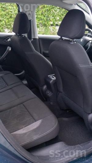 Zaļš Peugeot 2008 2017 Rīga, ar dzinēja tilpumu 1.20 L un nobraukumu 230 tūkst. km par 6490 €, foto 30 vietnē AUTOMOTO.COM.LV