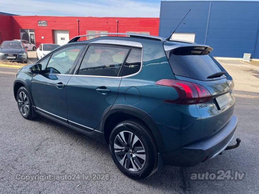Zaļš Peugeot 2008 2017 Kuresāre, ar dzinēja tilpumu 1.20 L un nobraukumu 116 tūkst. km par 7590 €, foto 6 vietnē AUTOMOTO.COM.LV
