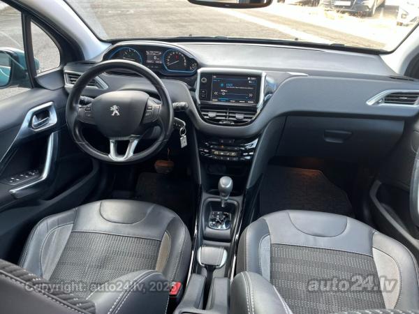 Zaļš Peugeot 2008 2017 Kuresāre, ar dzinēja tilpumu 1.20 L un nobraukumu 116 tūkst. km par 7590 €, foto 9 vietnē AUTOMOTO.COM.LV