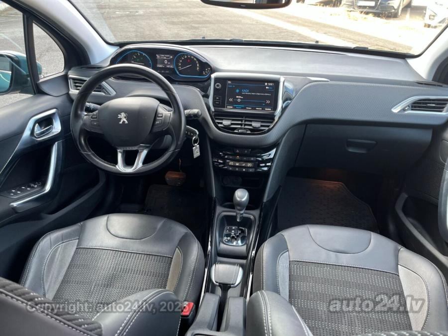 Zaļš Peugeot 2008 2017 Kuresāre, ar dzinēja tilpumu 1.20 L un nobraukumu 116 tūkst. km par 7590 €, foto 9 vietnē AUTOMOTO.COM.LV