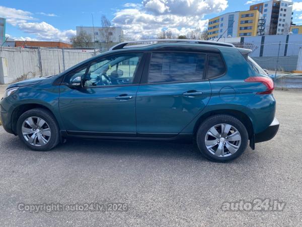 Green Peugeot 2008 2017 in Tallinn, with an engine capacity of 1.20 L and mileage of 131 thousand km for 6880 €, photo 5 on AUTOMOTO.COM.LV