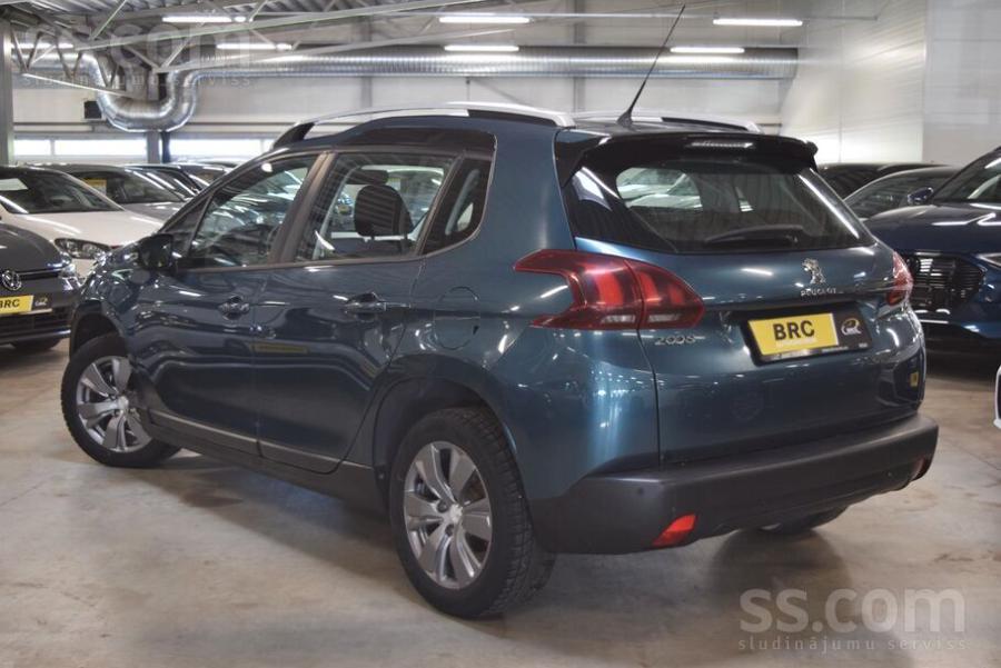 Green Peugeot 2008 2017 in Riga, with an engine capacity of 1.20 L and mileage of 230 thousand km for 5640 €, photo 3 on AUTOMOTO.COM.LV