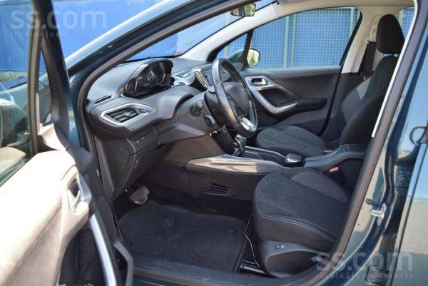 Zaļš Peugeot 2008 2017 Rīga, ar dzinēja tilpumu 1.20 L un nobraukumu 230 tūkst. km par 5640 €, foto 3 vietnē AUTOMOTO.COM.LV