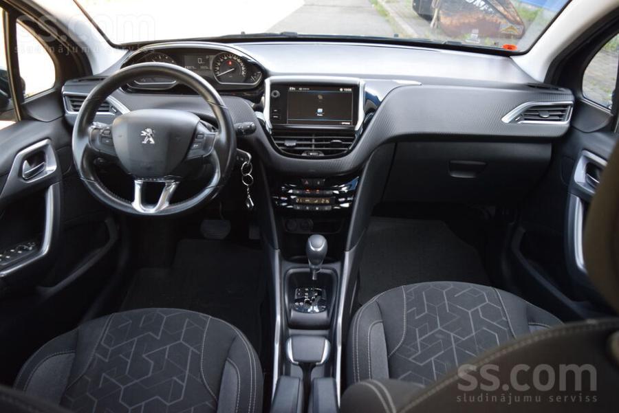 Green Peugeot 2008 2017 in Riga, with an engine capacity of 1.20 L and mileage of 230 thousand km for 5640 €, photo 5 on AUTOMOTO.COM.LV
