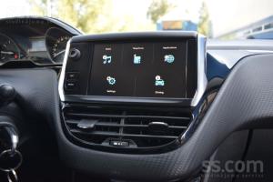 Green Peugeot 2008 2017 in Riga, with an engine capacity of 1.20 L and mileage of 230 thousand km for 5640 €, photo 7 on AUTOMOTO.COM.LV