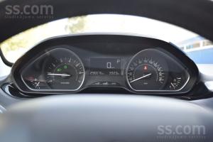 Green Peugeot 2008 2017 in Riga, with an engine capacity of 1.20 L and mileage of 230 thousand km for 5640 €, photo 9 on AUTOMOTO.COM.LV