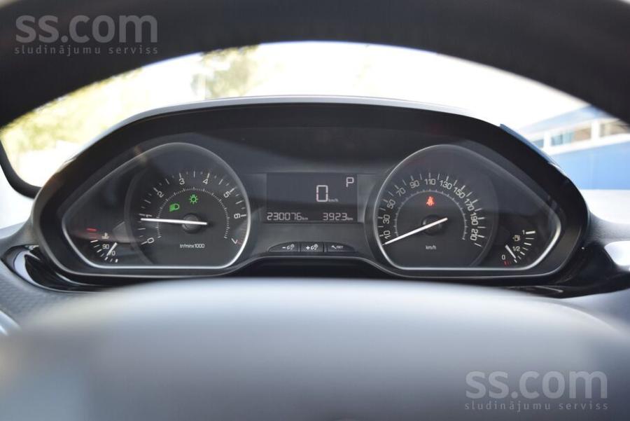 Green Peugeot 2008 2017 in Riga, with an engine capacity of 1.20 L and mileage of 230 thousand km for 5640 €, photo 9 on AUTOMOTO.COM.LV