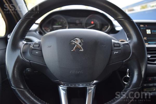 Zaļš Peugeot 2008 2017 Rīga, ar dzinēja tilpumu 1.20 L un nobraukumu 230 tūkst. km par 5640 €, foto 9 vietnē AUTOMOTO.COM.LV