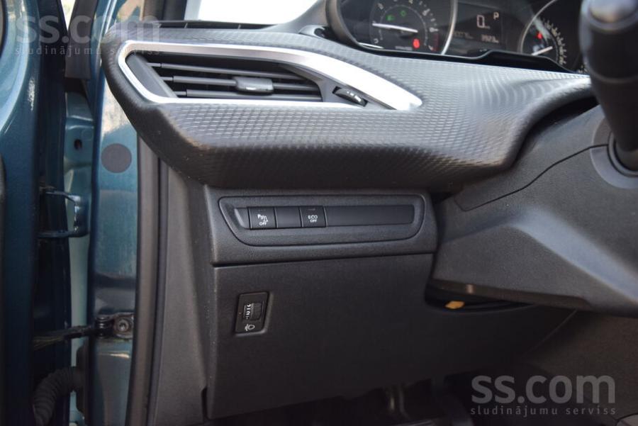 Green Peugeot 2008 2017 in Riga, with an engine capacity of 1.20 L and mileage of 230 thousand km for 5640 €, photo 11 on AUTOMOTO.COM.LV