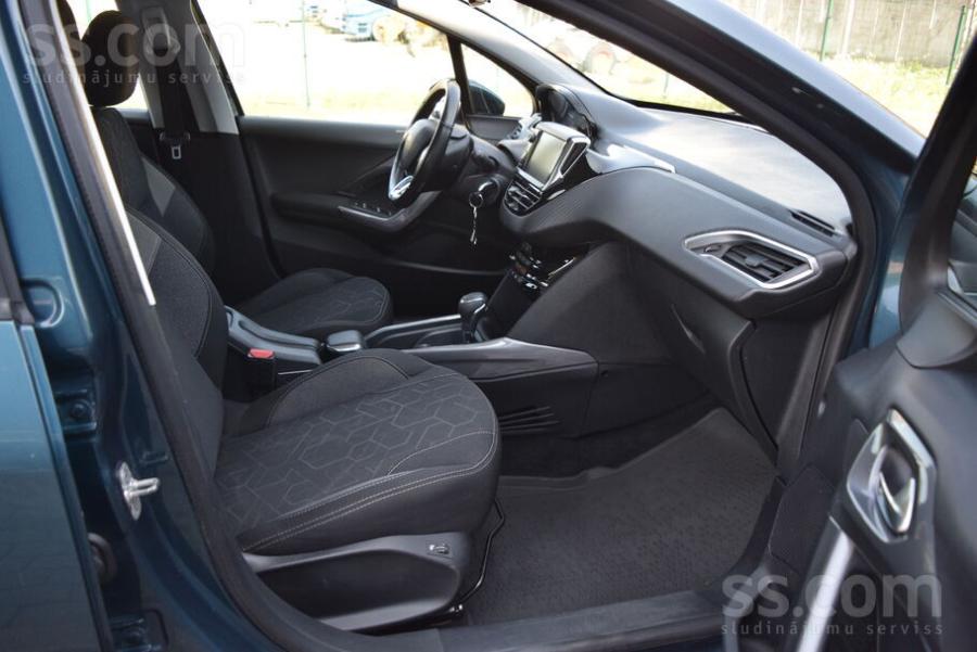 Green Peugeot 2008 2017 in Riga, with an engine capacity of 1.20 L and mileage of 230 thousand km for 5640 €, photo 12 on AUTOMOTO.COM.LV