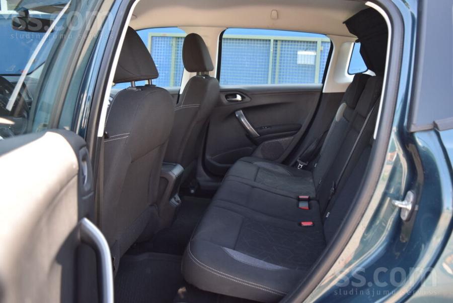 Green Peugeot 2008 2017 in Riga, with an engine capacity of 1.20 L and mileage of 230 thousand km for 5640 €, photo 13 on AUTOMOTO.COM.LV