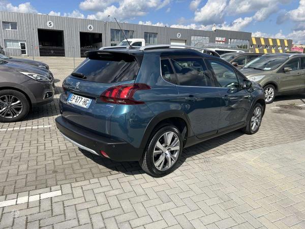 Green Peugeot 2008 2017 in Taurage, with an engine capacity of 1.20 L and mileage of 183 thousand km for 6295 €, photo 5 on AUTOMOTO.COM.LV